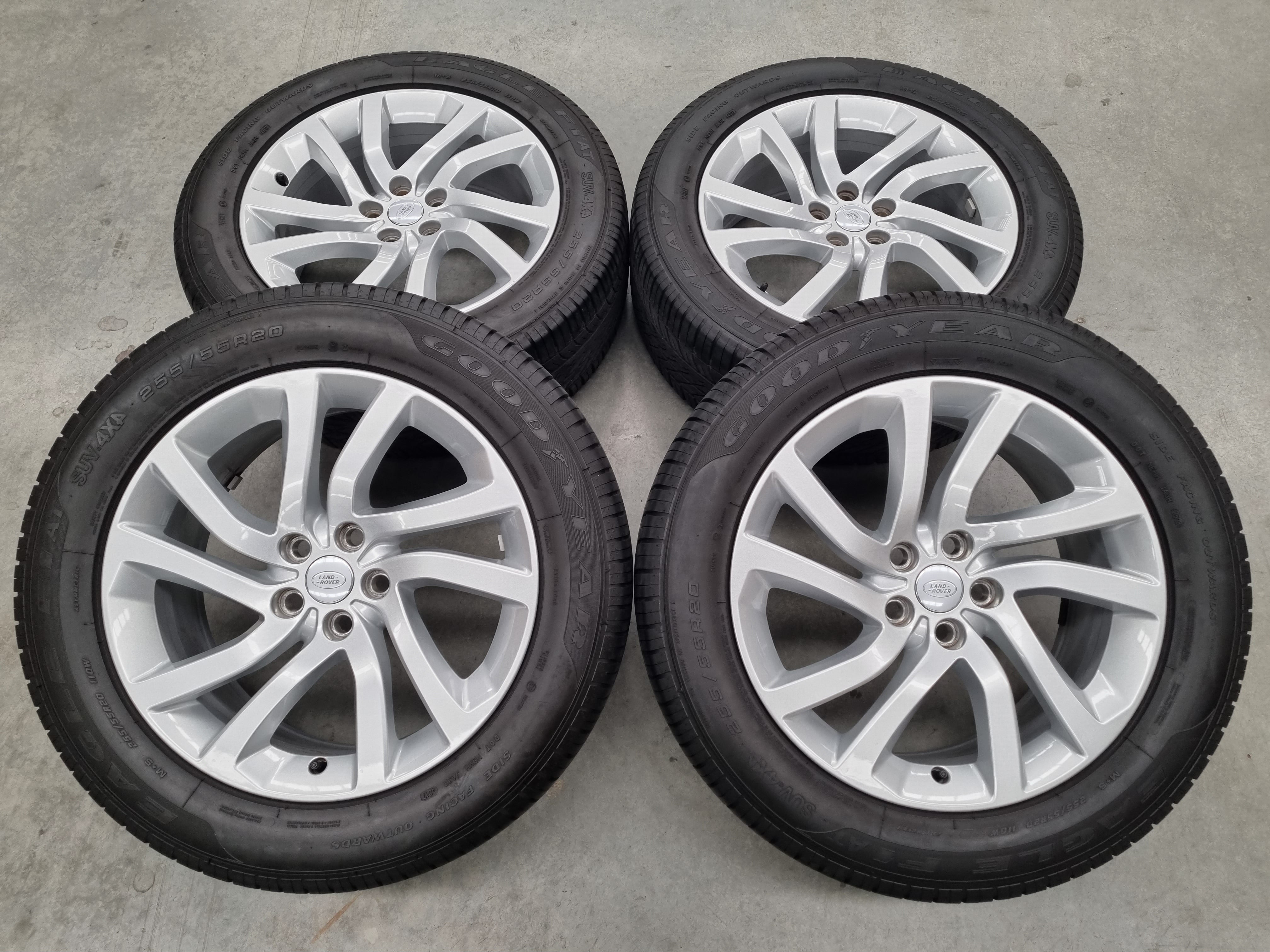 Genuine Land Rover Discovery 5 Silver 20 Inch Wheels and Tyres Set of ...