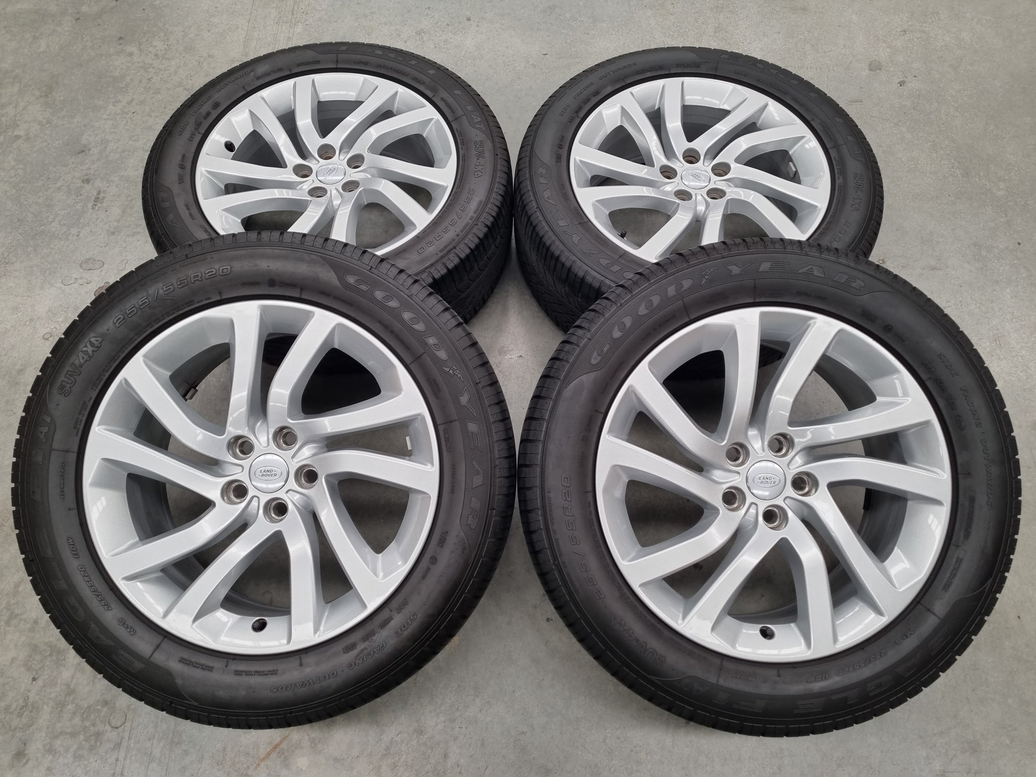 Land rover discovery wheels and tyres store