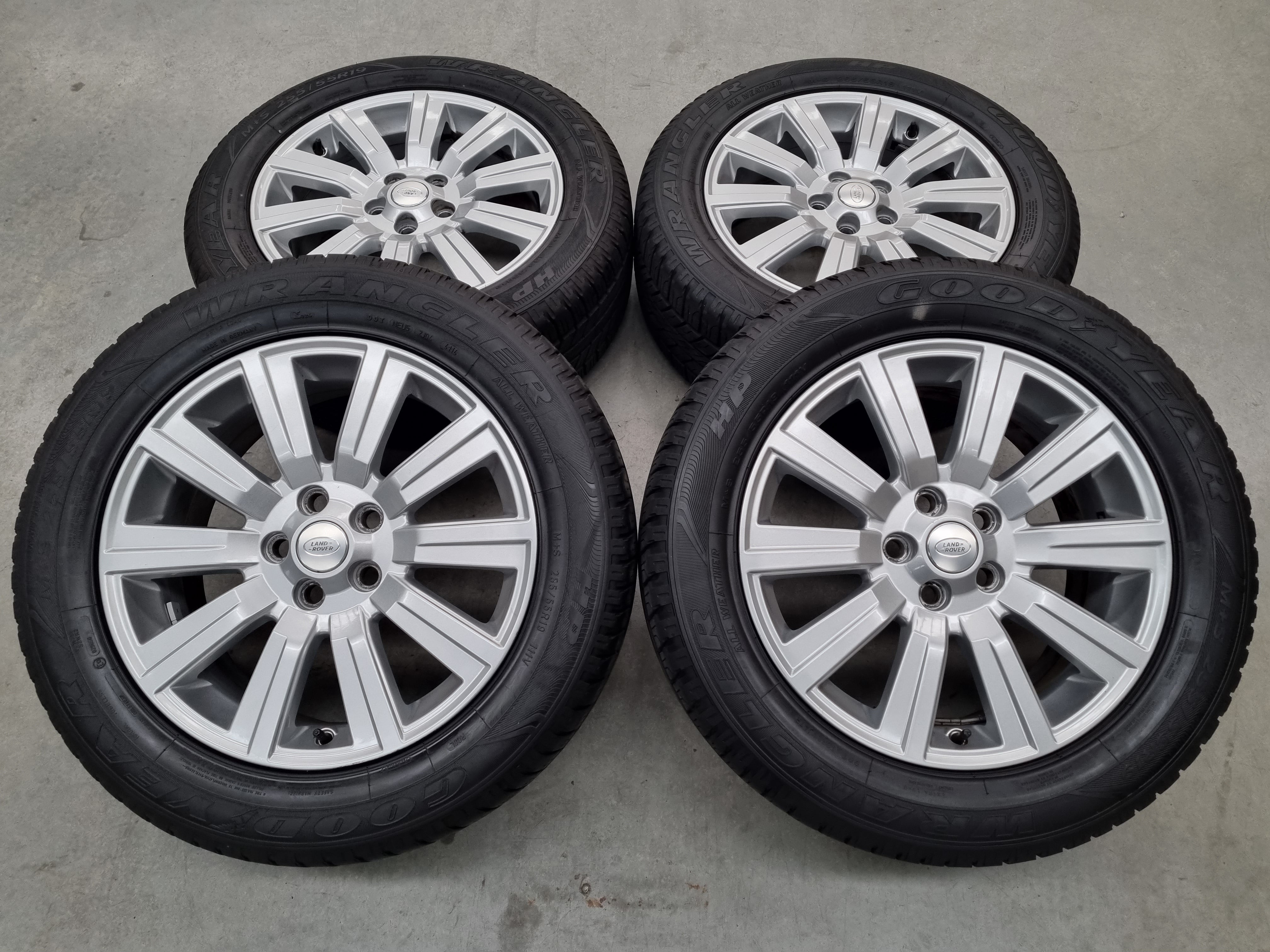 Genuine Land Rover Discovery 4 Silver 19 Inch Wheels and Tyres Set of ...
