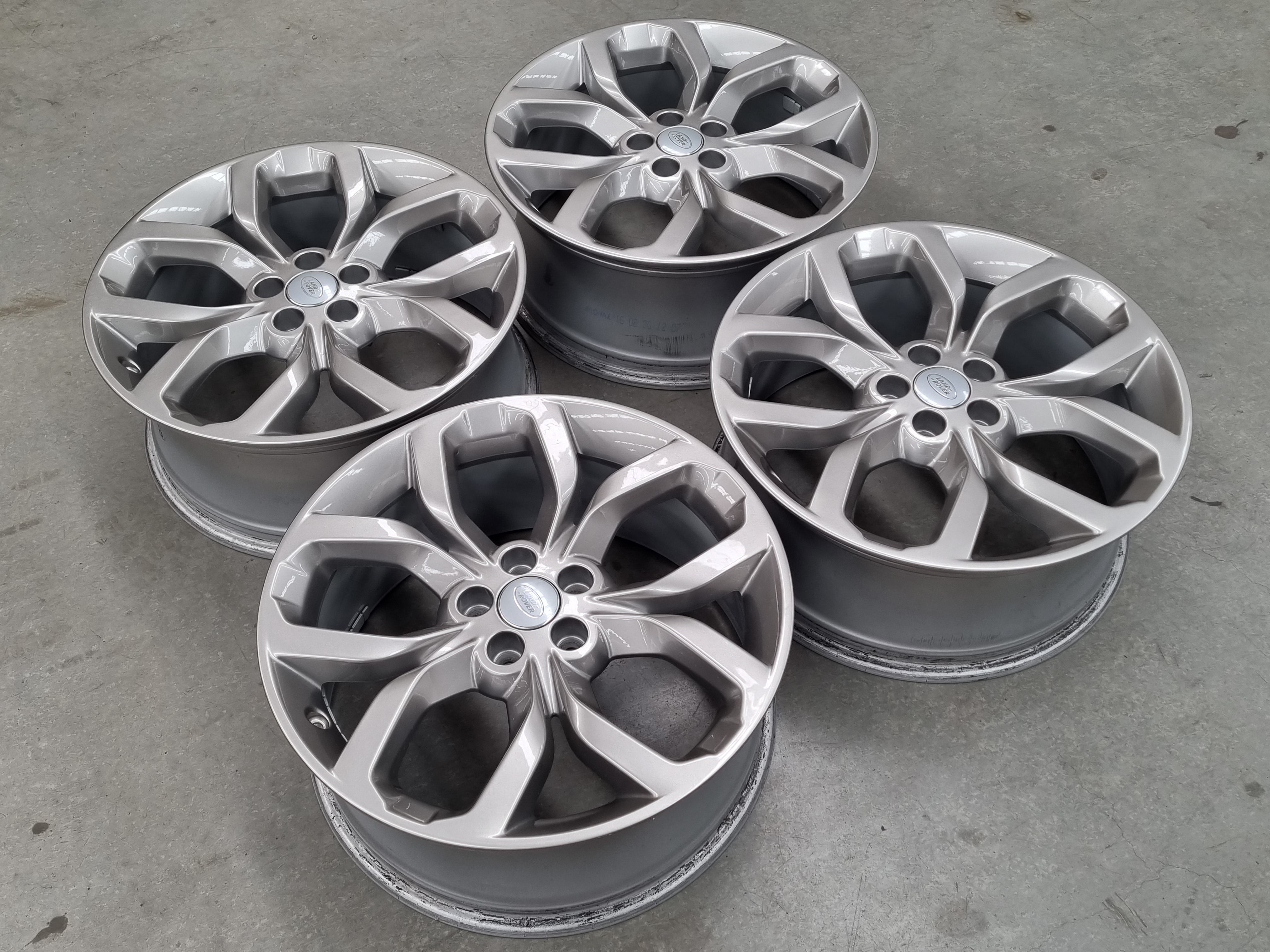 Genuine Land Rover Discovery Sport 19 Inch Champagne Alloy Wheels Set ...